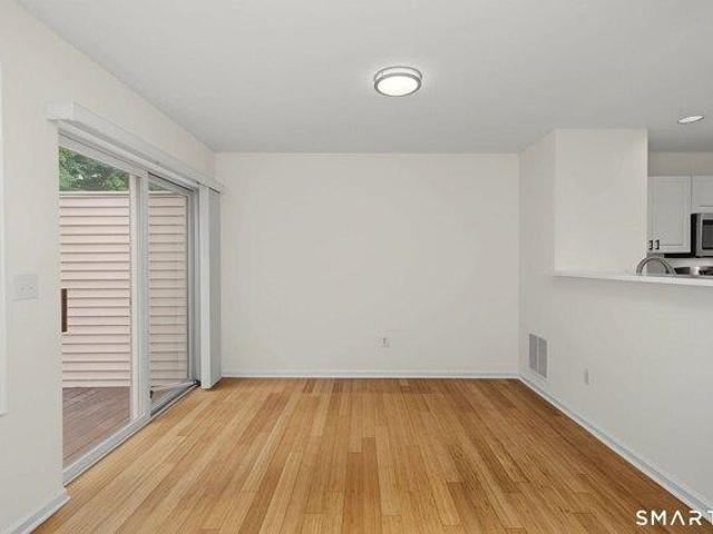 house with 2 bedroom, Danbury CT ES104811561