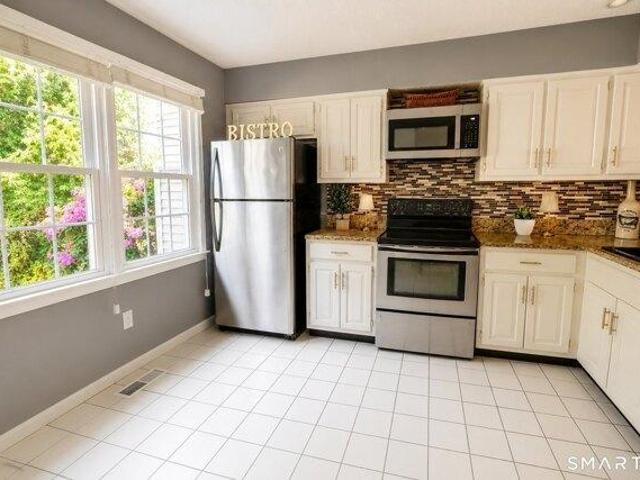 house with 2 bedroom, Danbury CT ES104870227
