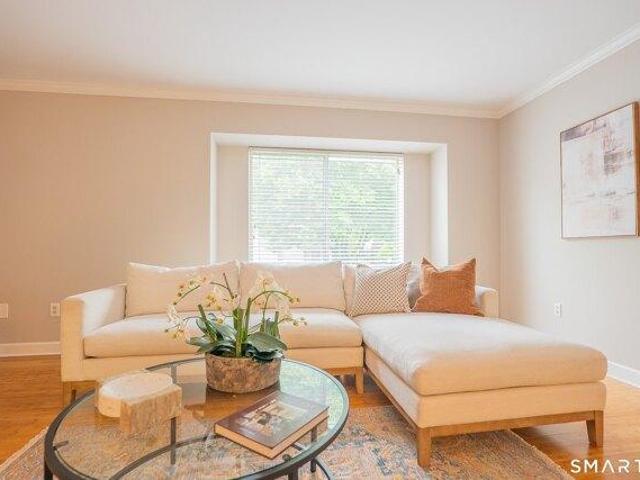 house with 2 bedroom, Danbury CT ES104908915