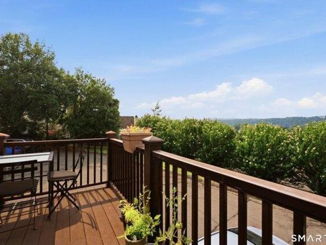 house with 2 bedroom, Danbury CT ES105123605