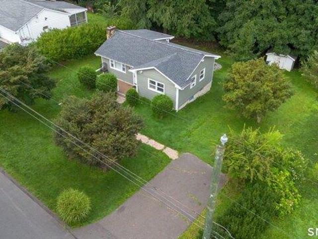 house with 2 bedroom, Danbury CT ES105159916