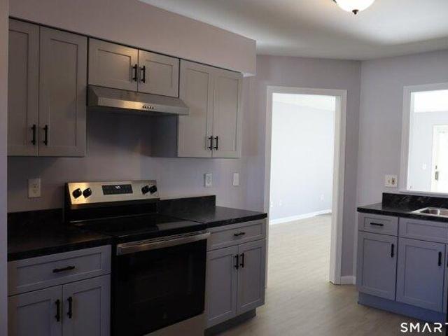 house with 2 bedroom, Danbury CT ES105172359
