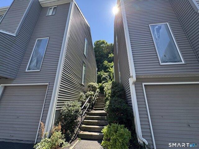 house with 2 bedroom, Danbury CT ES105203390