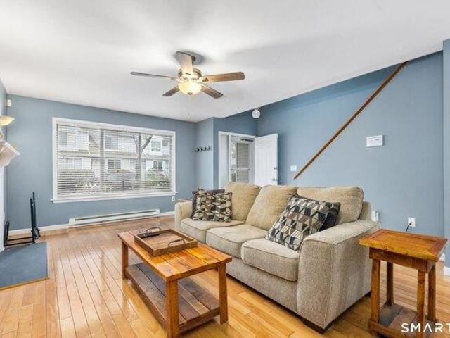house with 2 bedroom, Danbury CT ES103437916