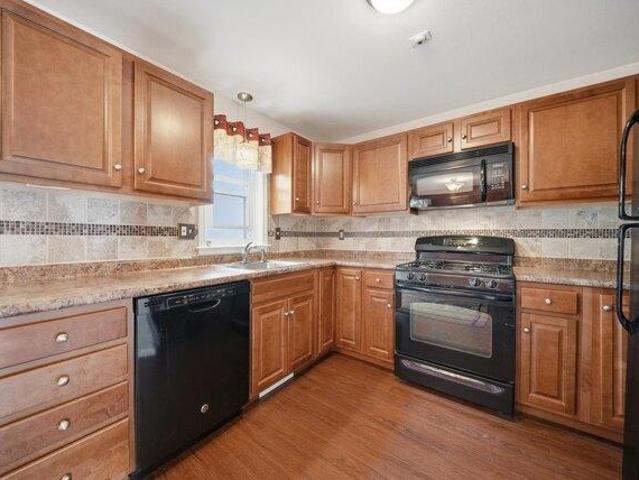 house with 2 bedroom, Derry NH ES103019797