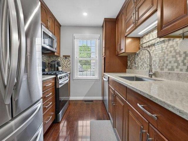house with 2 bedroom, Derry NH ES103248401