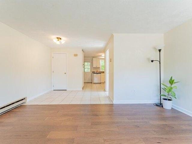 house with 2 bedroom, Derry NH ES103889158