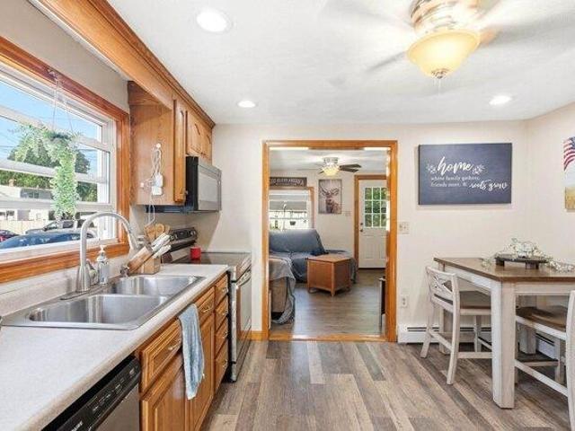 house with 2 bedroom, Derry NH ES104329601