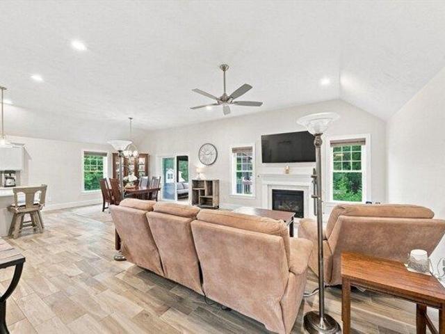 house with 2 bedroom, Dighton MA ES105233327