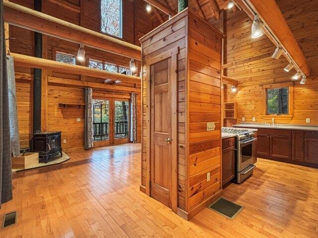 house with 2 bedroom, Dover Foxcroft ME DLS102155026
