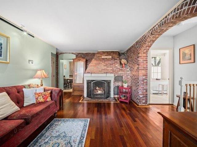house with 2 bedroom, Dover NH DLS103035281