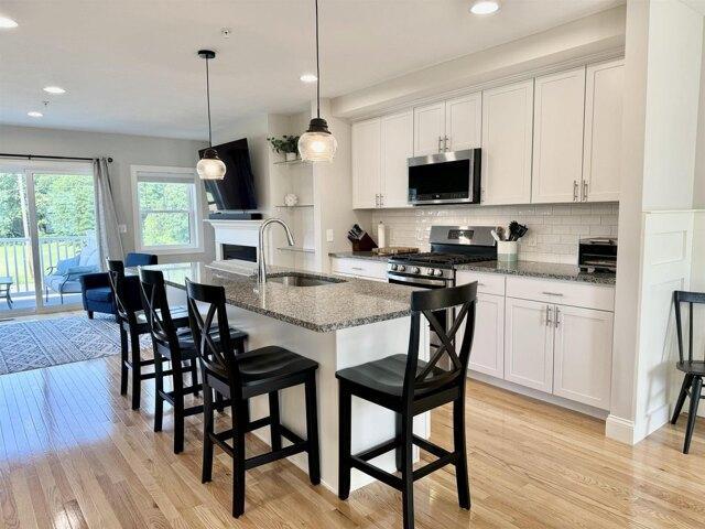 house with 2 bedroom, Dover NH ES103127369