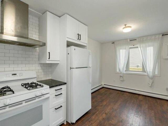 house with 2 bedroom, Dover NH ES104477821