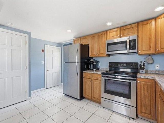 house with 2 bedroom, Dracut MA DS102961701