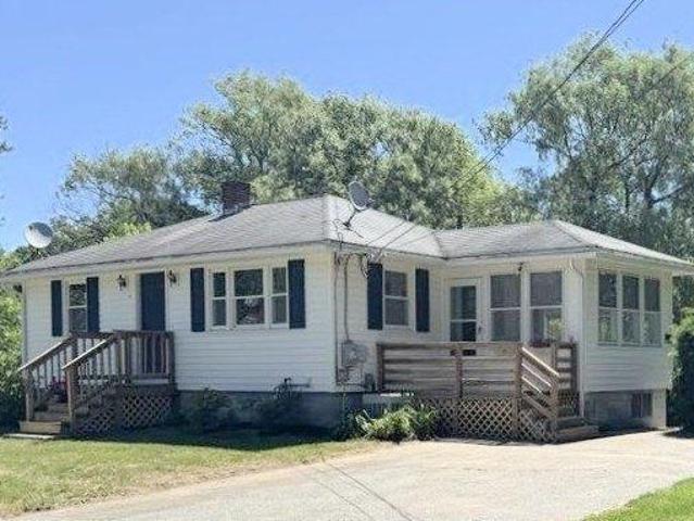 house with 2 bedroom, Dracut MA DS104189740