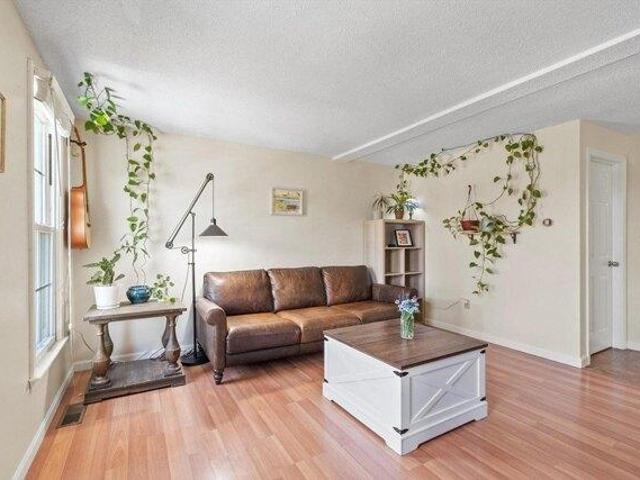 house with 2 bedroom, Dracut MA DS104298318