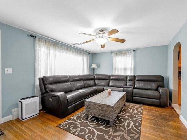 house with 2 bedroom, Dracut MA ES104903339