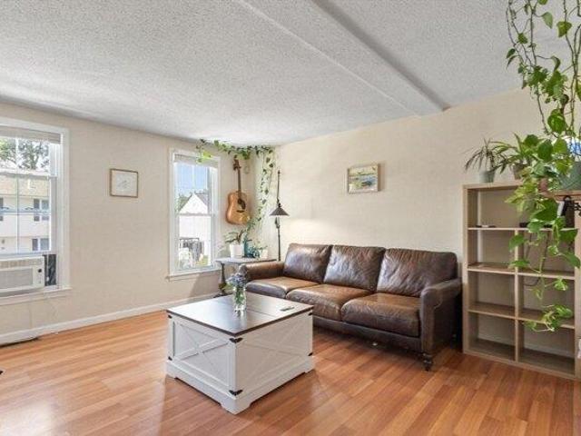 house with 2 bedroom, Dracut MA ES104921635