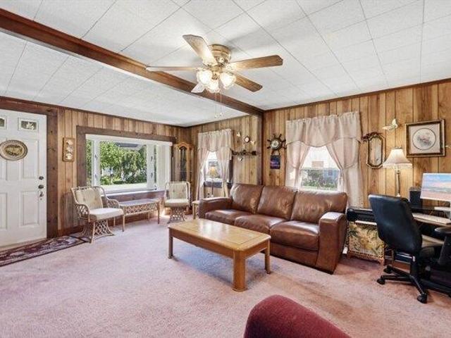 house with 2 bedroom, Dracut MA ES105040379