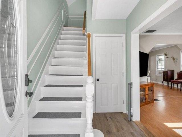 house with 2 bedroom, Dracut MA ES105061579