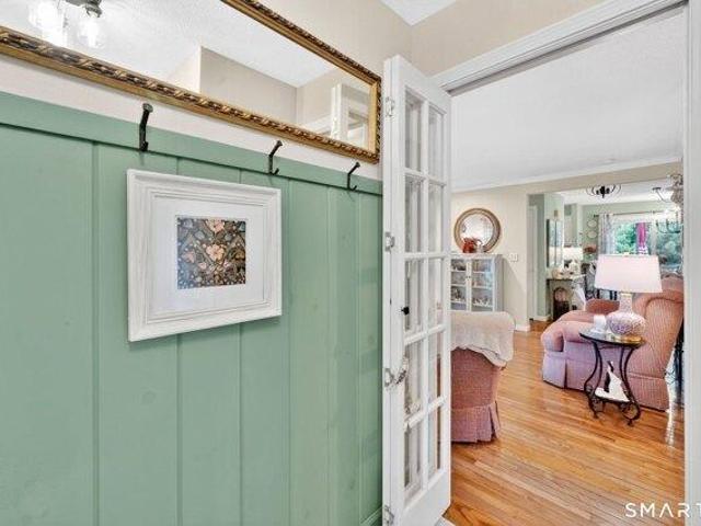 house with 2 bedroom, East Hampton CT ES103163300