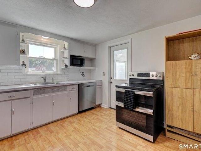 house with 2 bedroom, East Hartford CT DS104150762