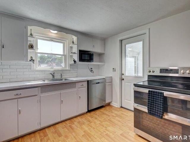 house with 2 bedroom, East Hartford CT ES104150762