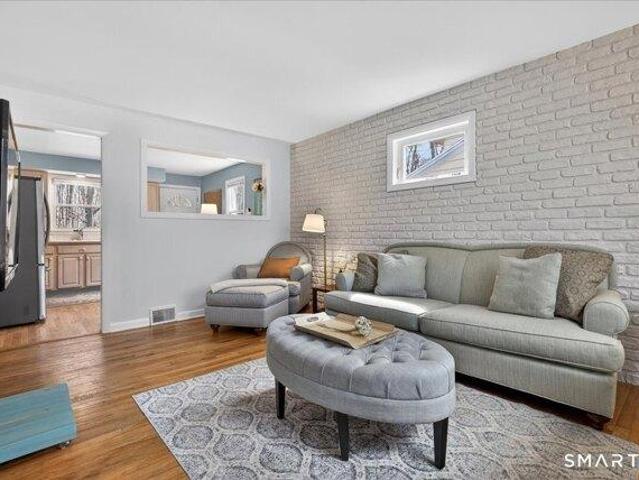 house with 2 bedroom, East Haven CT DLS101662053