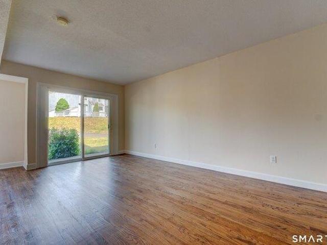 house with 2 bedroom, East Haven CT ES104411101