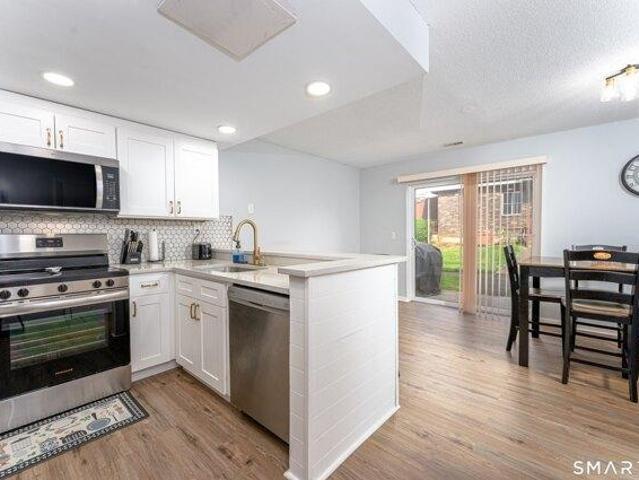 house with 2 bedroom, East Haven CT ES104832428