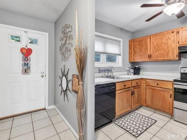 house with 2 bedroom, East Haven CT ES105123876