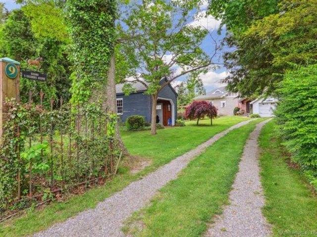 house with 2 bedroom, East Lyme CT DLS102478419