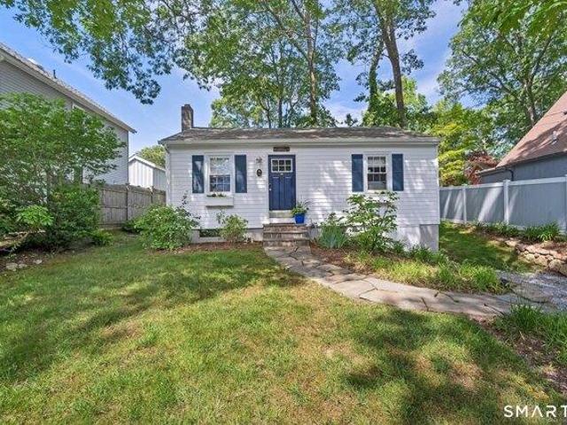 house with 2 bedroom, East Lyme CT DLS102777688