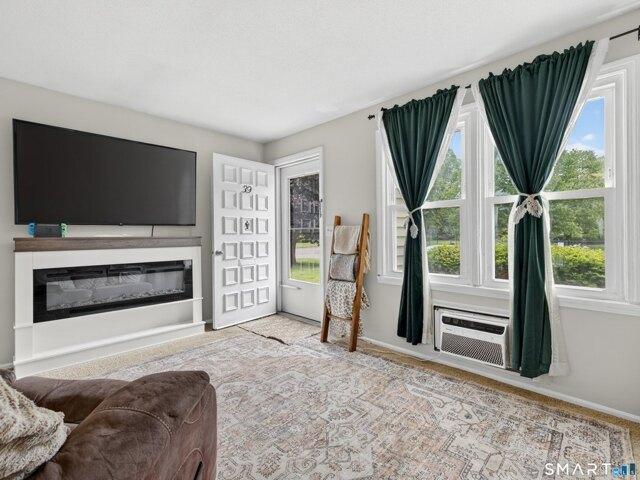 house with 2 bedroom, East Lyme CT DLS103101550