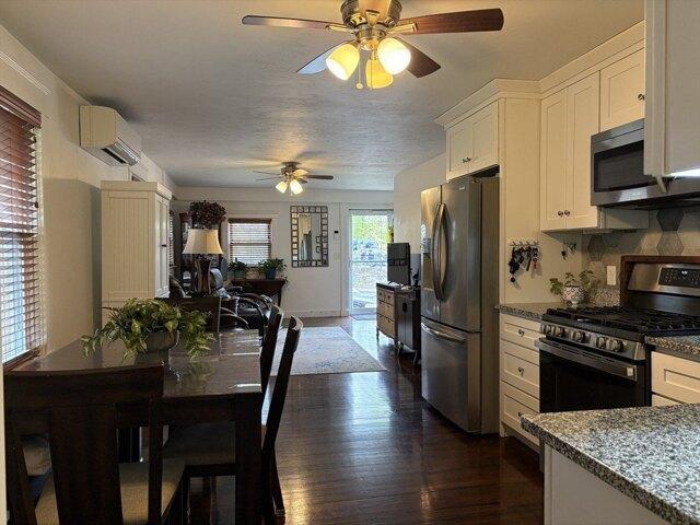 house with 2 bedroom, East Providence RI ES103433559