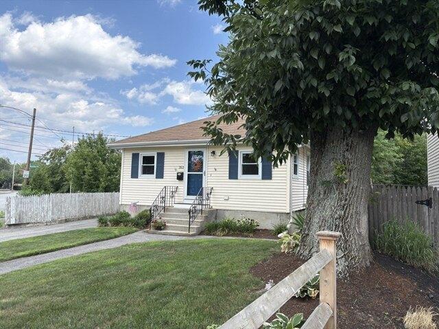 house with 2 bedroom, East Providence RI ES104296445