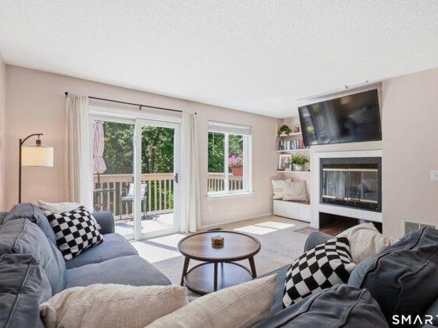 house with 2 bedroom, East Windsor CT DS104266446