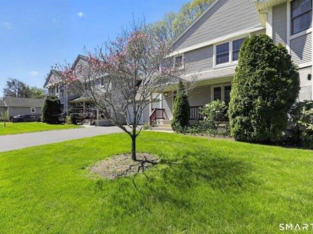 house with 2 bedroom, East Windsor CT ES103438017