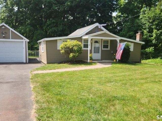 house with 2 bedroom, East Windsor CT ES103931394