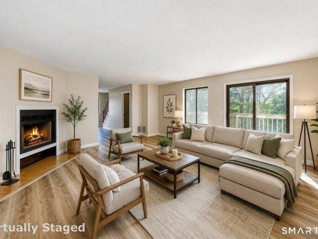 house with 2 bedroom, East Windsor CT ES105124407