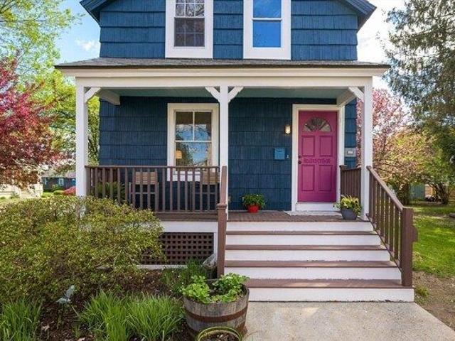 house with 2 bedroom, Easthampton MA DS102563407
