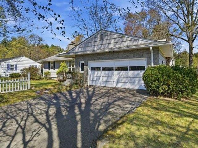 house with 2 bedroom, Easthampton MA DS103248544
