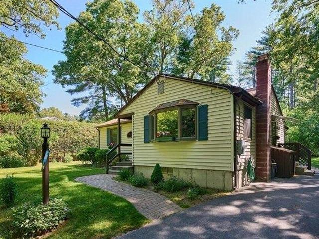 house with 2 bedroom, Easthampton MA DS103852455