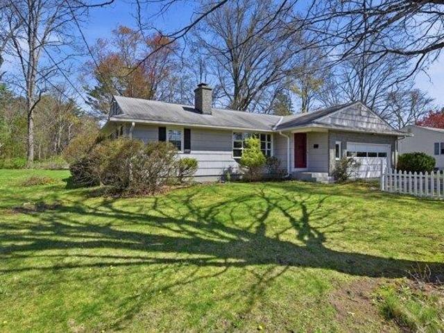 house with 2 bedroom, Easthampton MA ES103248544