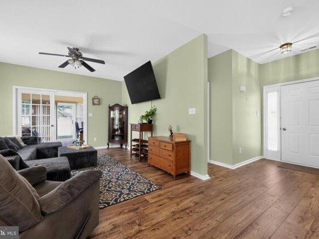 house with 2 bedroom, Edgewater Park NJ ES105158175