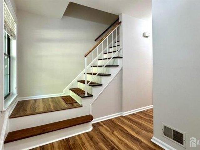 house with 2 bedroom, Edison NJ DS102562992