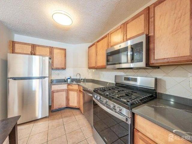 house with 2 bedroom, Edison NJ DS102564328