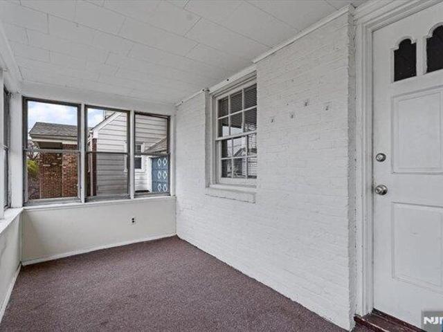 house with 2 bedroom, Elmwood Park NJ DS102558915