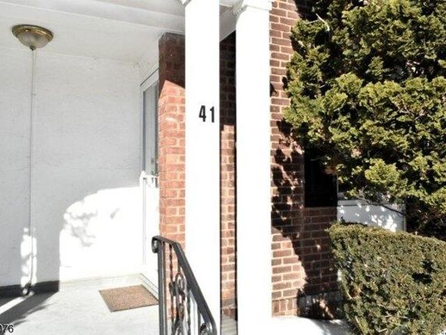 house with 2 bedroom, Elmwood Park NJ DS102255838
