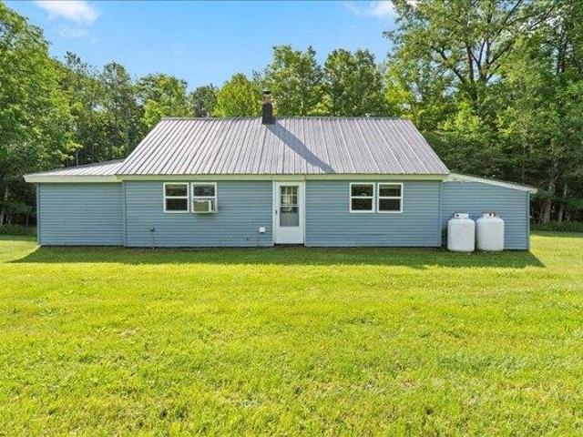 house with 2 bedroom, Enosburg Falls VT ES104375508
